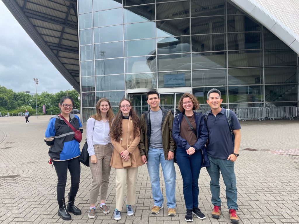 Hong Lab represents CSUN at international C. elegans conference – Biosphere